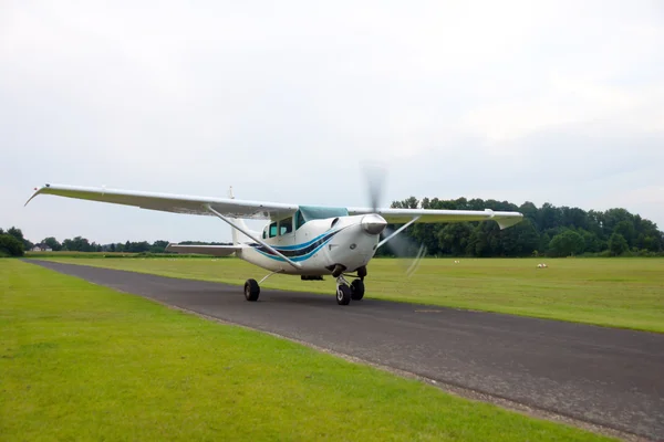 Small propeller plane Stock Photos, Royalty Free Small propeller plane ...