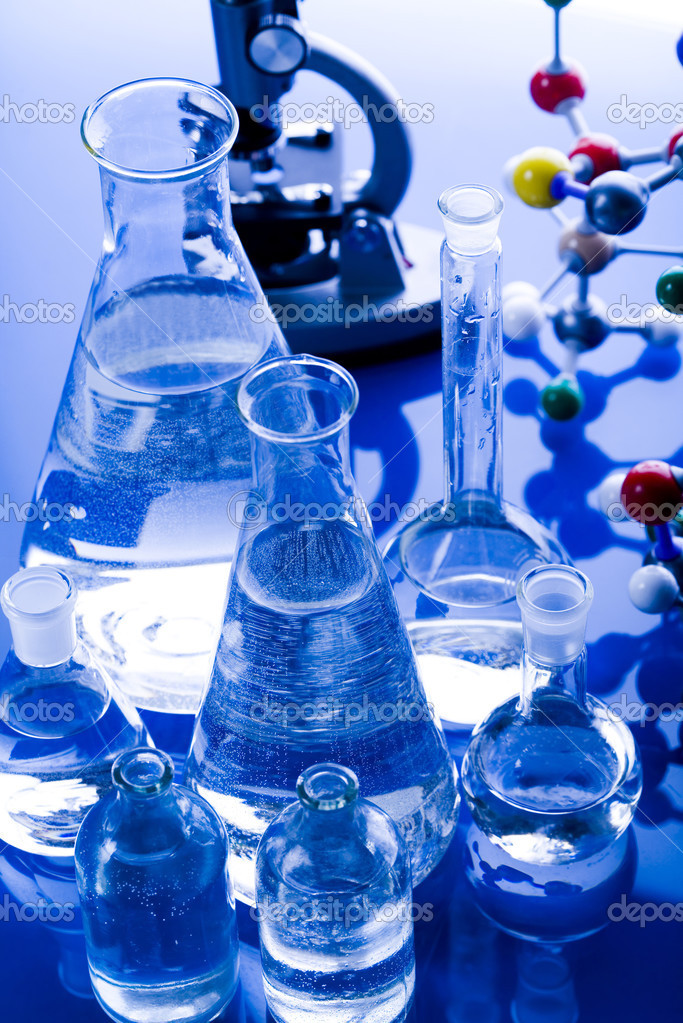 Vidrio en laboratorio y microscopio — Foto de stock © JanPietruszka ...