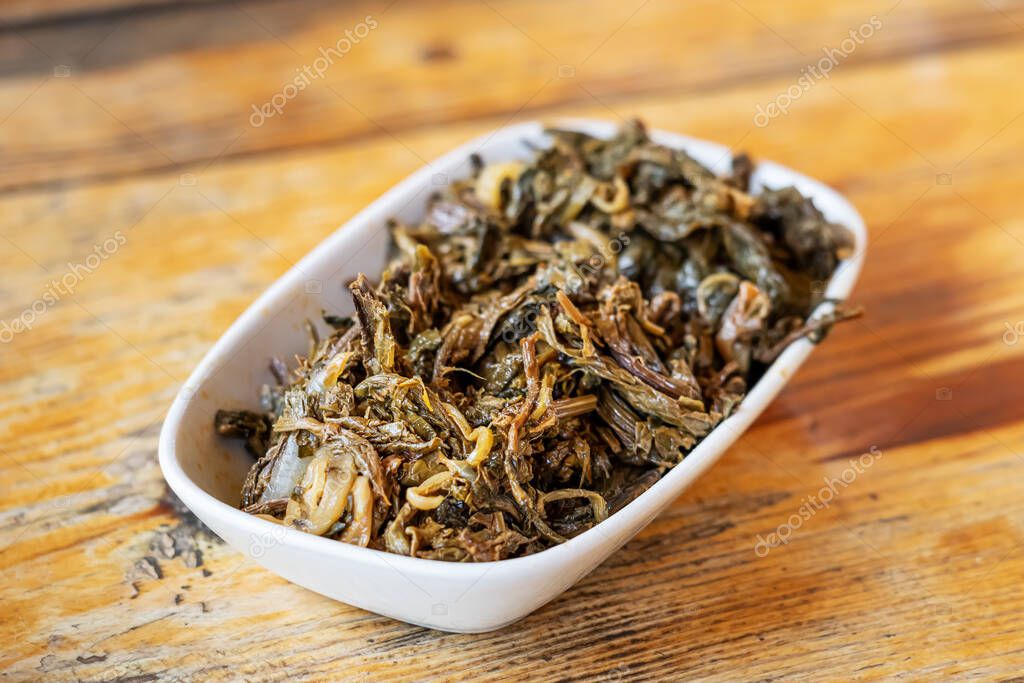 Ensalada de hierbas en vinagre Aveluk según la receta armenia ...