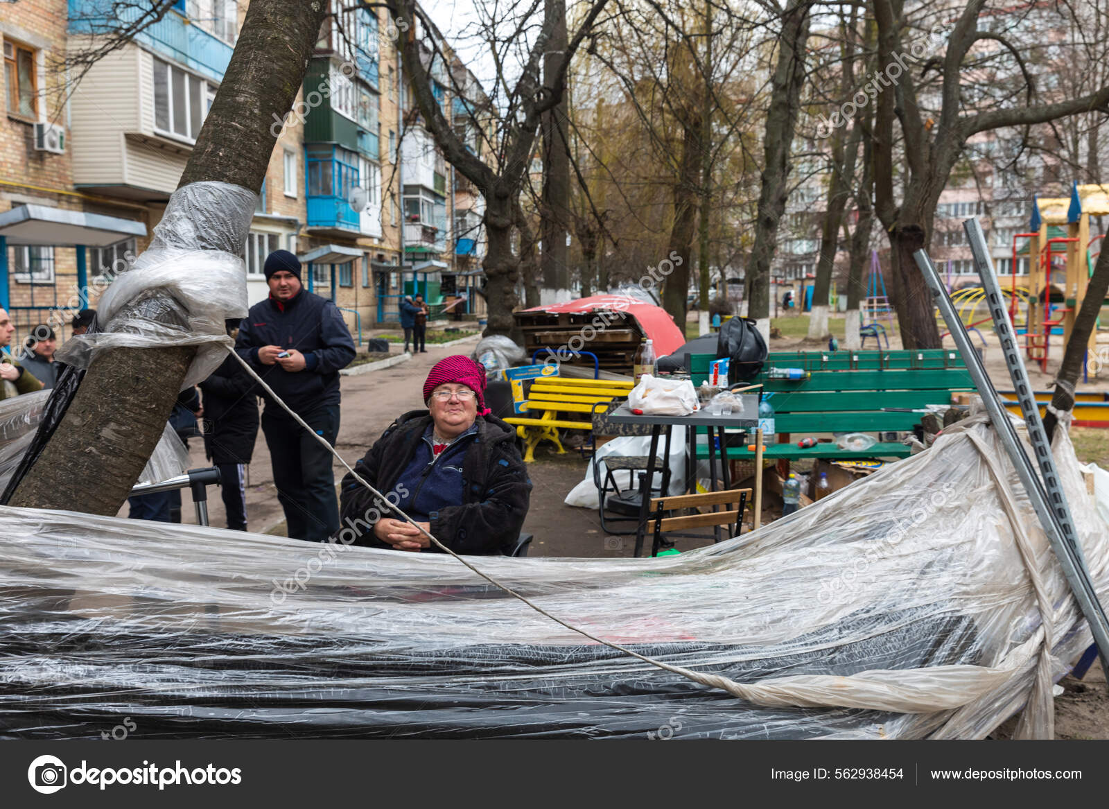 Bucha Ukraine Apr 2022 Local Residents Bucha Apartments Houses ...