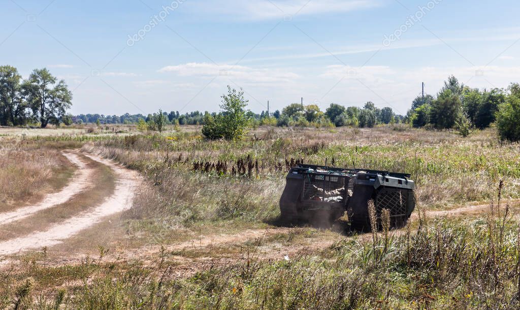 KYIV REG., UCRANIA - 08 de septiembre de 2022: Pruebas de campo del ...