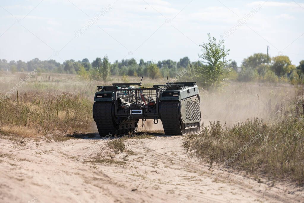 KYIV REG., UCRANIA - 08 de septiembre de 2022: Pruebas de campo del ...