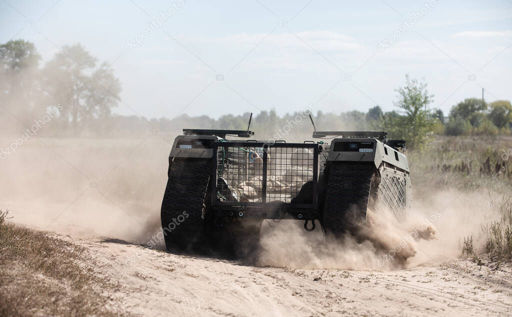 KYIV REG., UCRANIA - 08 de septiembre de 2022: Pruebas de campo del ...