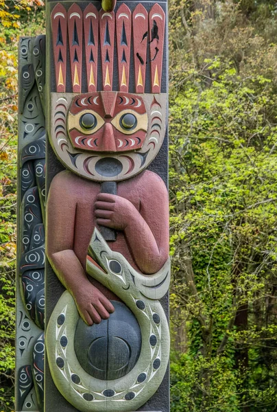 Culto totem Stock Photos, Royalty Free Culto totem Images | Depositphotos