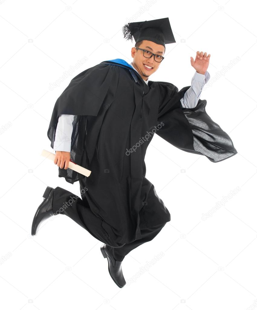 Asian University Student In Graduation Gown Stok Fotoğraflar Mezuniyet ...