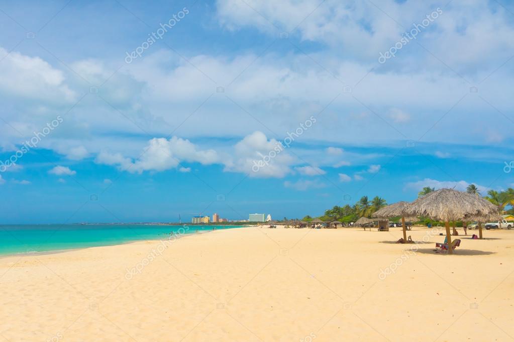 Beautiful beach in Aruba, Caribbean Islands, Lesser Antilles — Stock ...