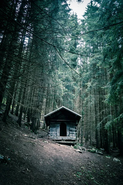 Creepy cabin Stock Photos, Royalty Free Creepy cabin Images | Depositphotos