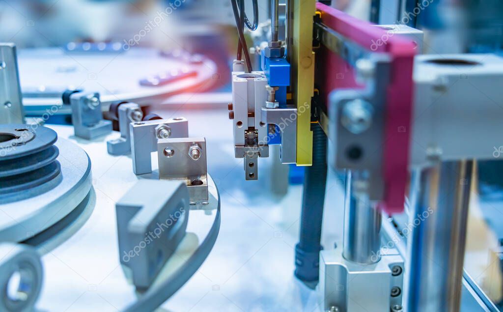 robot agarre y robot inteligente que trabaja en la fábrica inteligente ...