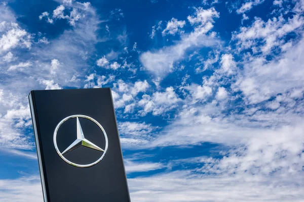 Mercedes emblem Stock Photos, Royalty Free Mercedes emblem Images ...