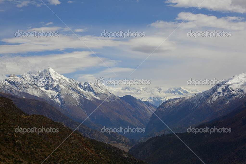 Way from Manang village to Tilicho Stock Photo by ©Alexandra Lande 35870417