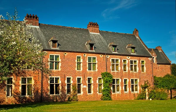 Nice houses Stock Photos, Royalty Free Nice houses Images | Depositphotos