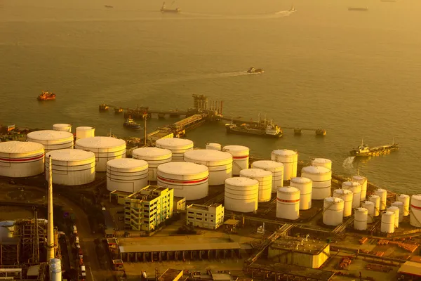 Oil depot Stock Photos, Royalty Free Oil depot Images | Depositphotos