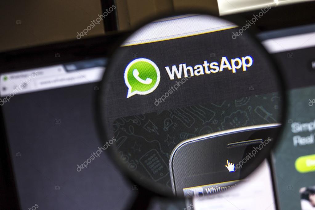 Whatsapp-Webseite — Redaktionelles Stockfoto © ibphoto #45010501