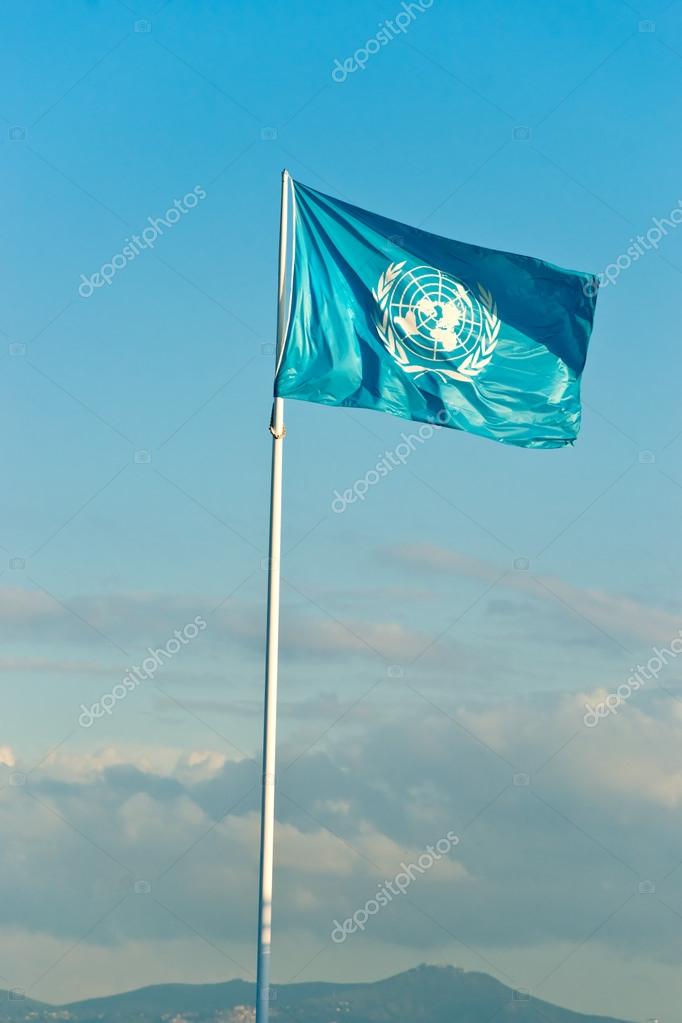 Bandera ONU . — Foto editorial de stock © masterlu #20302389