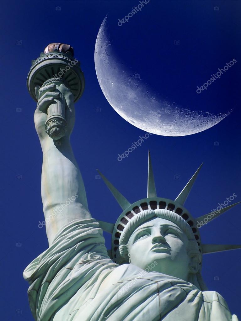 Statue of Liberty with Large Moon — Stock Photo © eric1513 #28657423