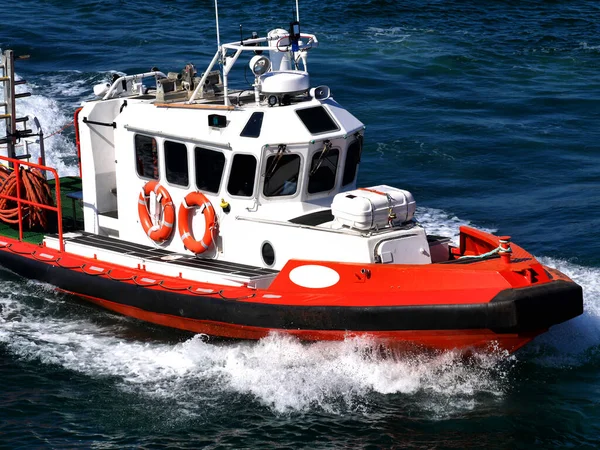 Towing node Stock Photos, Royalty Free Towing node Images | Depositphotos