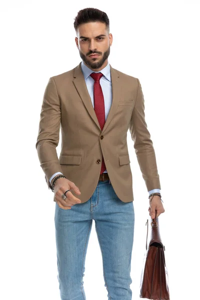 Fotos de Homem tradicional, Imagens de Homem tradicional sem royalties ...