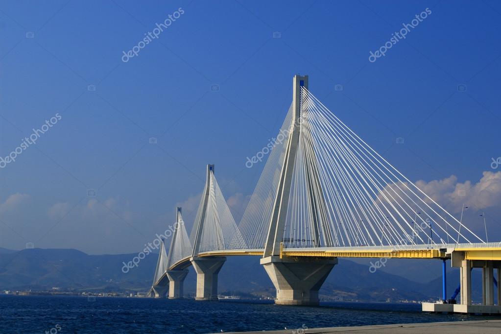 Suspension bridge crossing Corinth Gulf — Stock Photo © netfalls #18621381