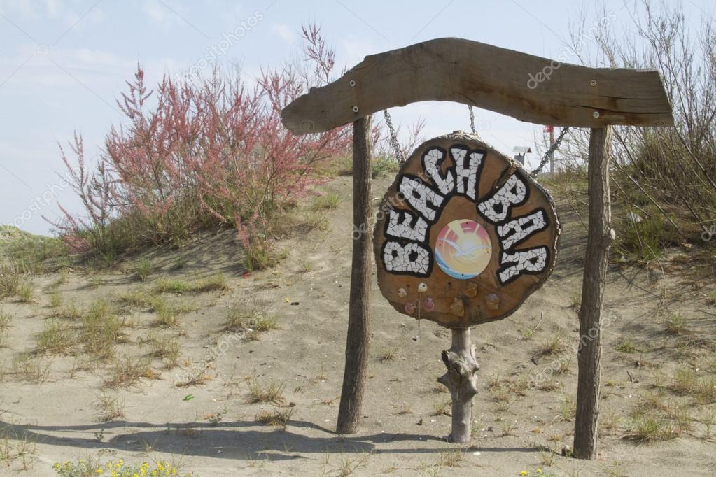 Circular shaped beach bar sign for food and drink Stock Photo by ...
