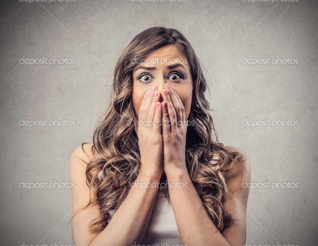 Mujer asustada asombrada — Foto de stock #36222593 © olly18