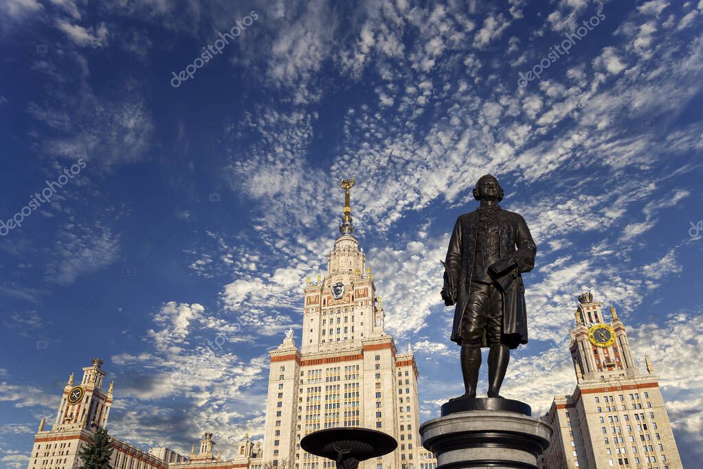 Vista del monumento a Mikhail Vasilyevich Lomonosov (escultor N. V ...