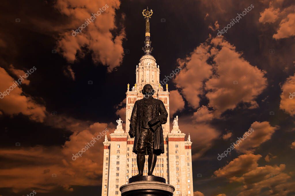 Vista del monumento a Mikhail Vasilyevich Lomonosov (escultor N. V ...
