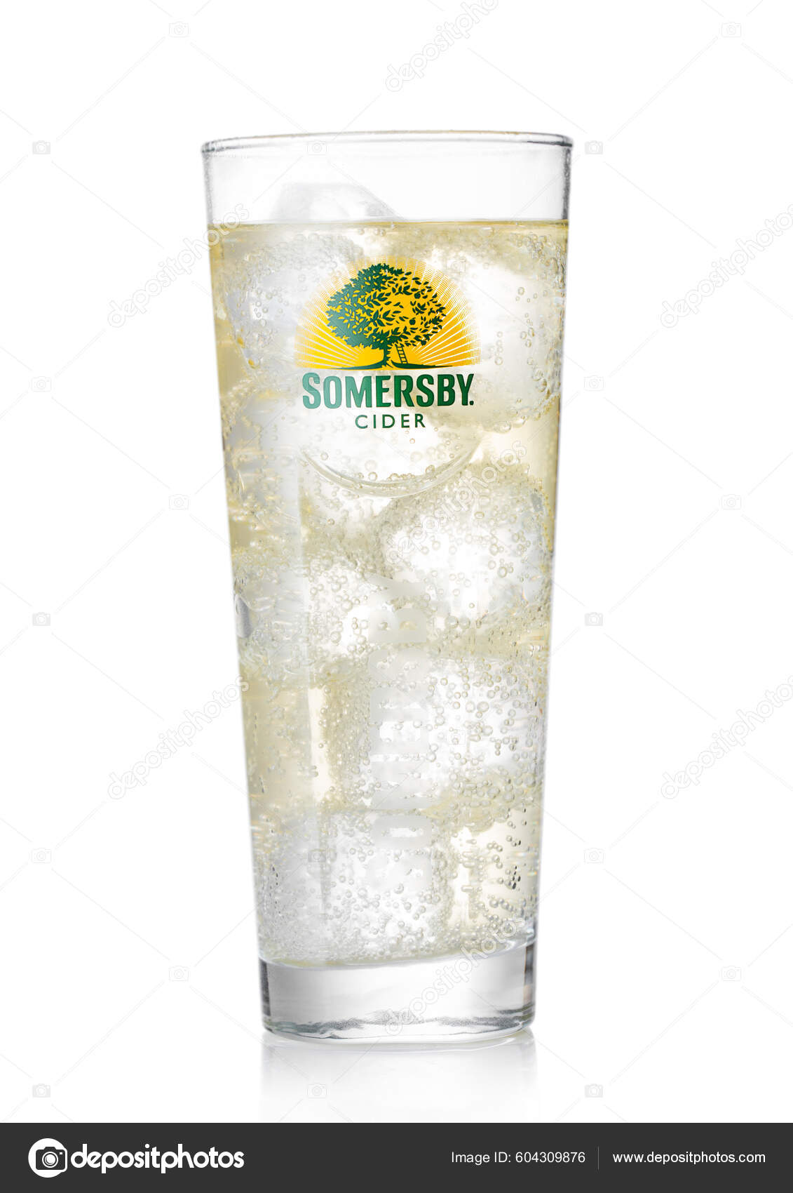 London August 2022 Original Glass Somersby Pear Cider Ice Cubes – Stock ...