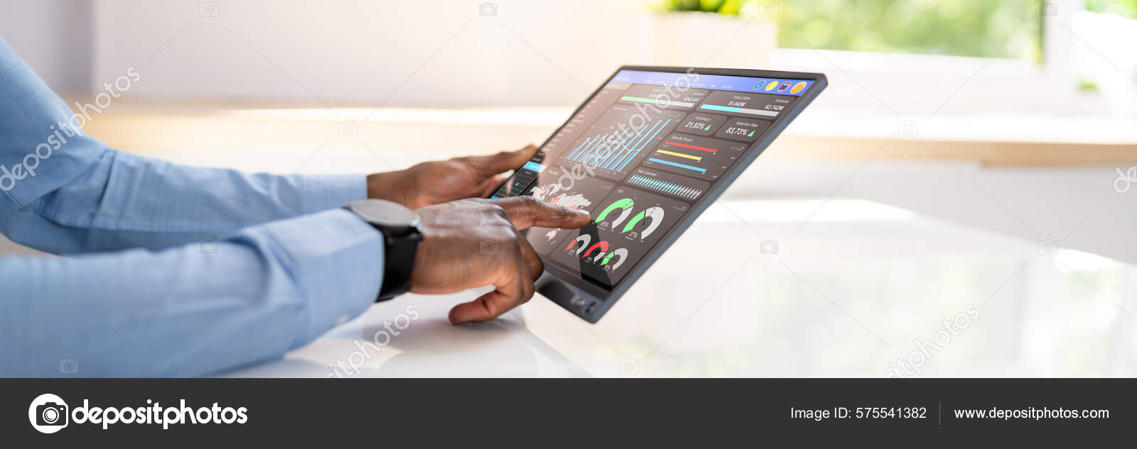 African American Data Analyst Using Data Analytics Kpi Dashboard ...