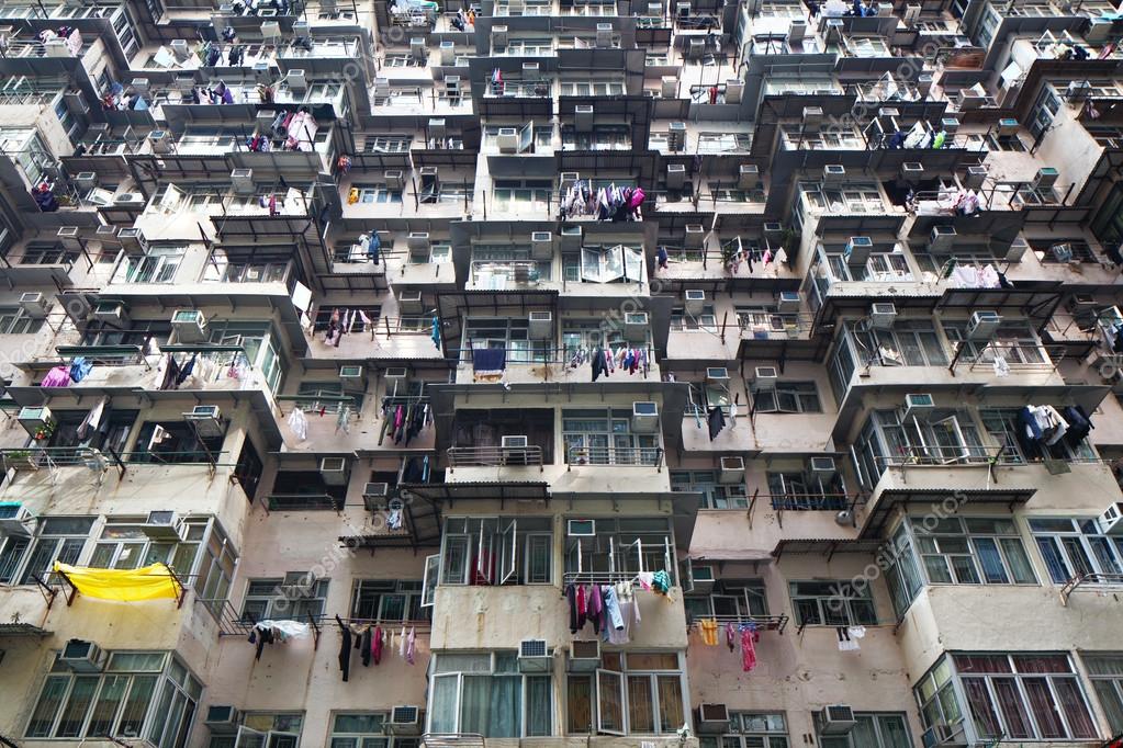 Overcrowded residential building in Hong Kong — Stock Photo ...
