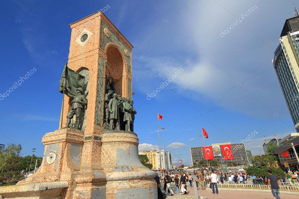 Taksim Square – Stock Editorial Photo © faraways #27165039