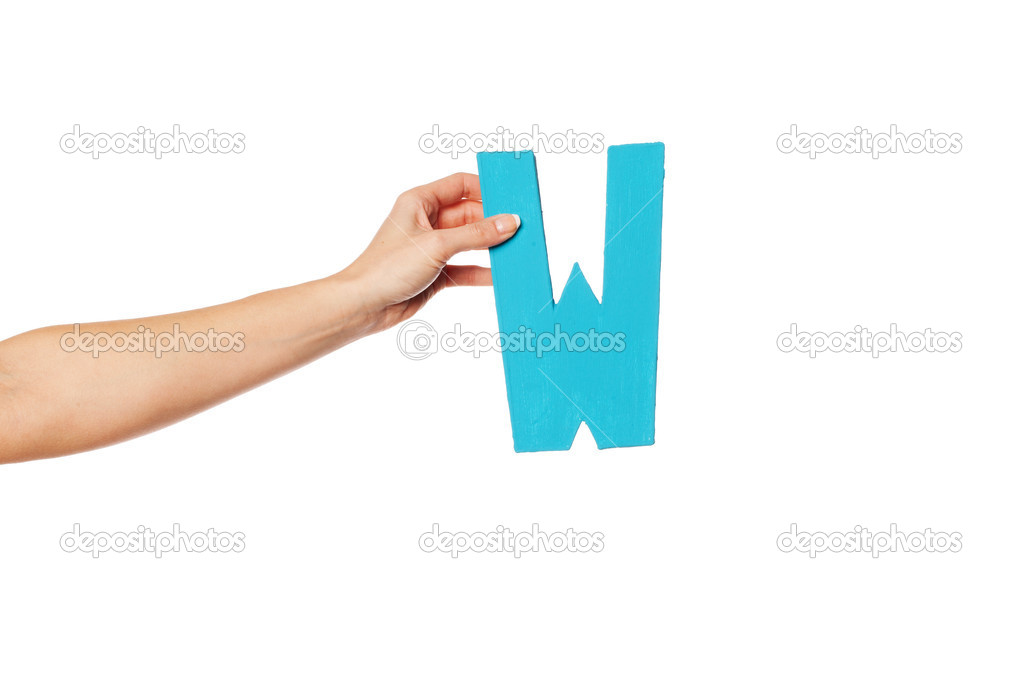 Mano sosteniendo la letra W desde la izquierda — Foto de stock ...
