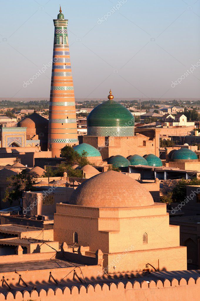 Vista nocturna de Khiva (Chiva, Heva, Xiva, Chiwa, Khiveh) - Provincia ...