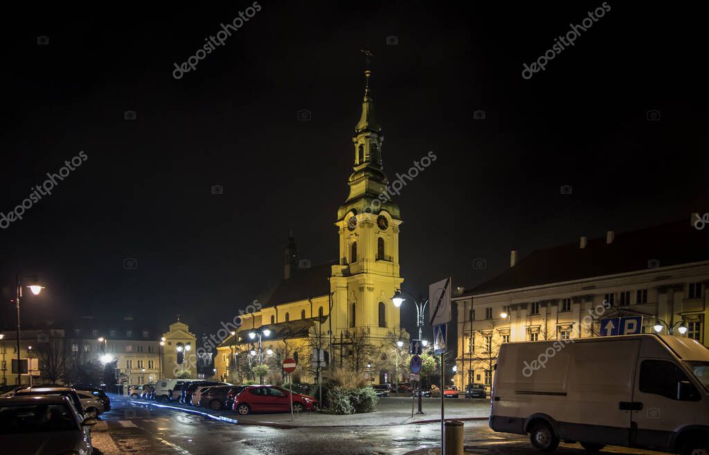 Kalisz, Polonia, 16 de noviembre de 2021: Santuario Nacional de San ...