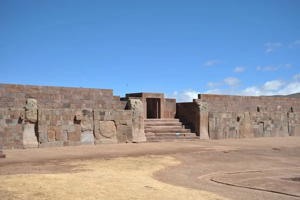 Puerta del sol tiwanaku fotograf as e im genes de alta r fotos de stock ...