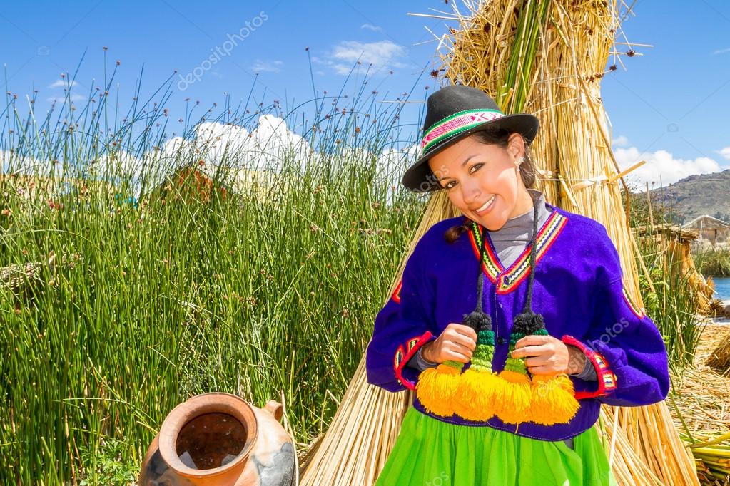 Latin woman in national clothes. Peru. s. america — Stock Photo ...