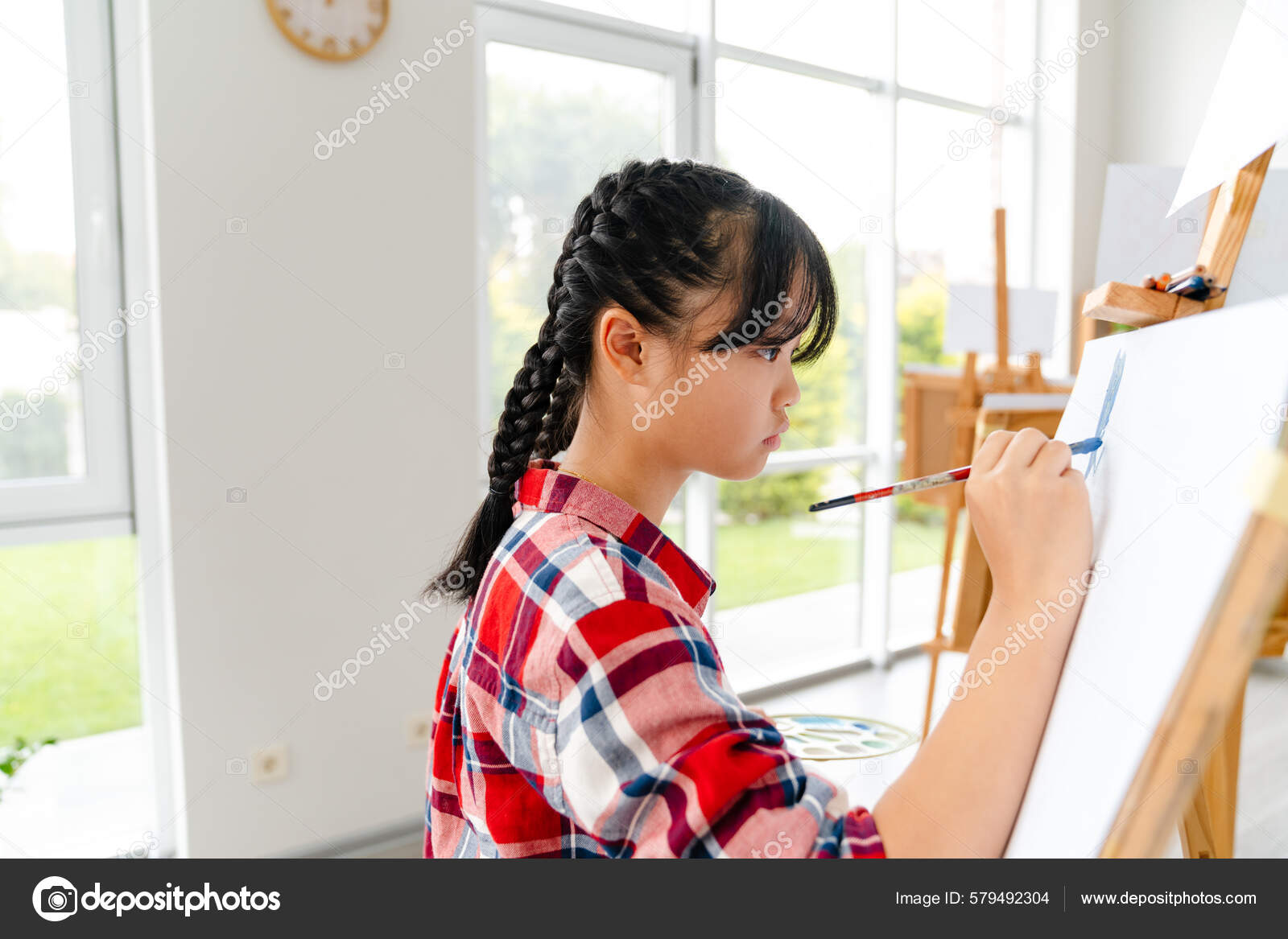 Asian Girl Drawing Class Art School Indoors — Stock Photo ...