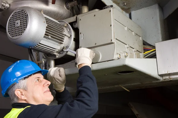 Maintenance Stock Photo by ©temis1964 43661695