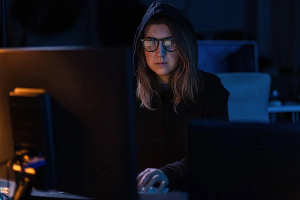 Woman hacker Stock Photos, Royalty Free Woman hacker Images | Depositphotos