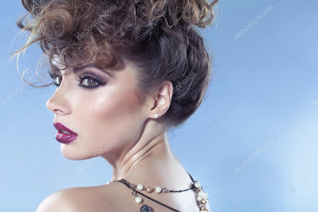 Señora seductora con hermosos labios sensuales: fotografía de stock ...