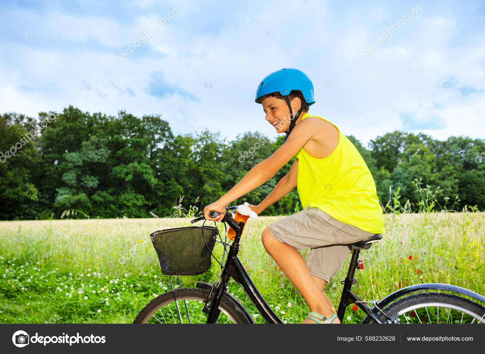 Side Photo Motion Boy Ride Bike Park Field Sitting Bicycle — Stock ...