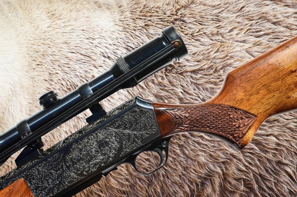 Hunting cocnept - Grizzly bear fur and sniper rifle gun — Stock Photo ...