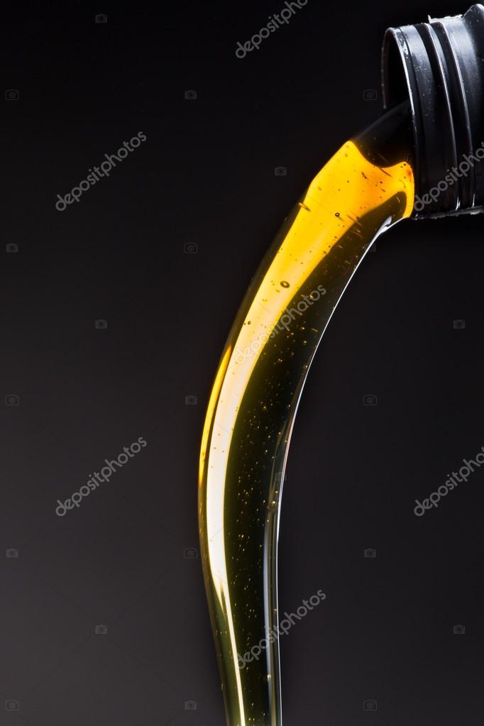 Motor oil pouring Stock Photo by ©Kesu01 45047195