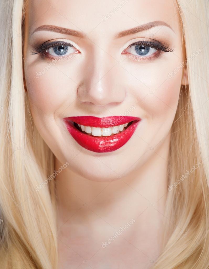 Beautiful red lips, portrait of sexy blonde woman — Stock Photo © margo ...