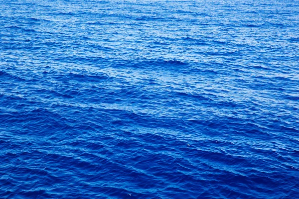 A qué se debe el color azul del mar fotos de stock, imágenes de A qué ...