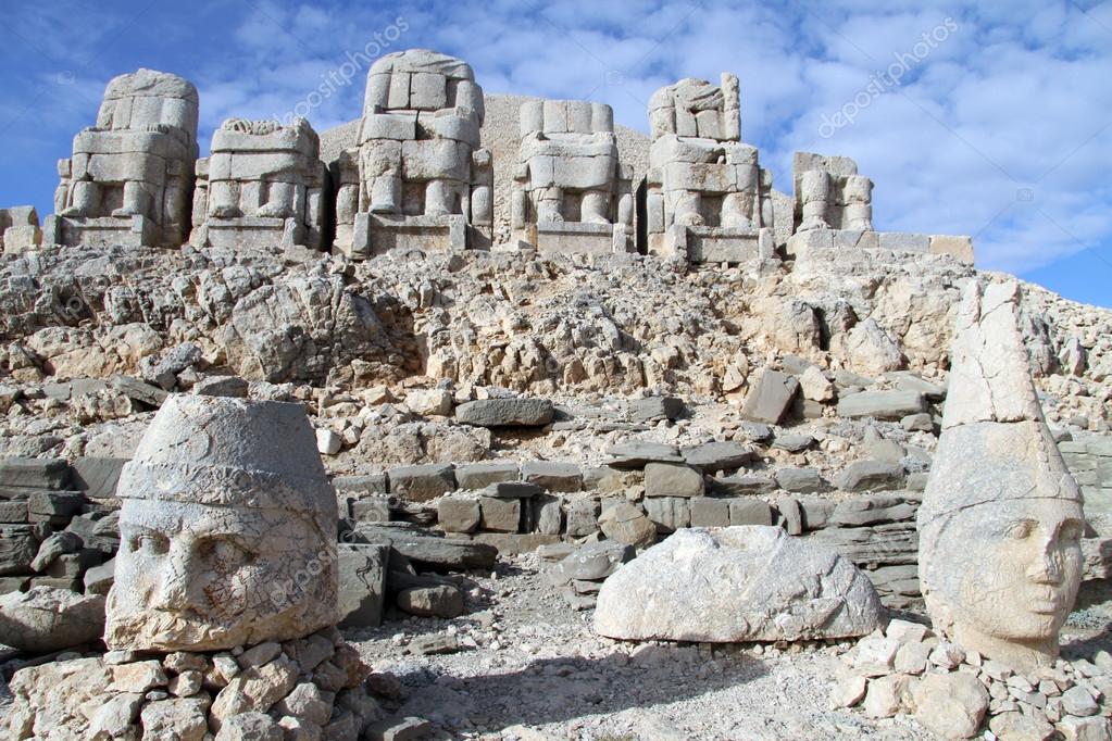 Heads and headless Stock Photo by ©shanin 16432499