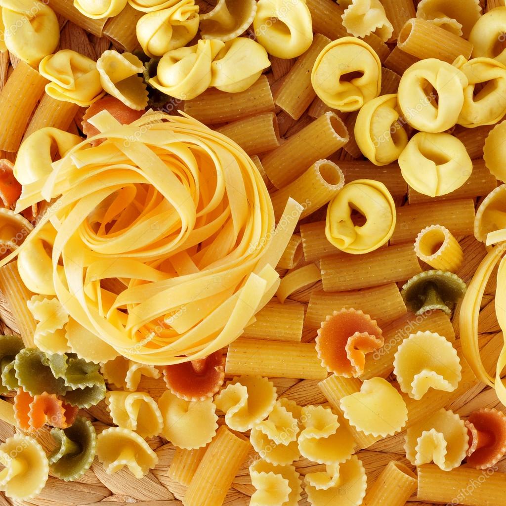 Pasta cruda — Foto Stock © nito103 #43916095