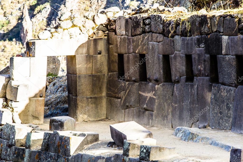 Ollantaytambo - old Inca fortress and town the hills of the Sacred ...
