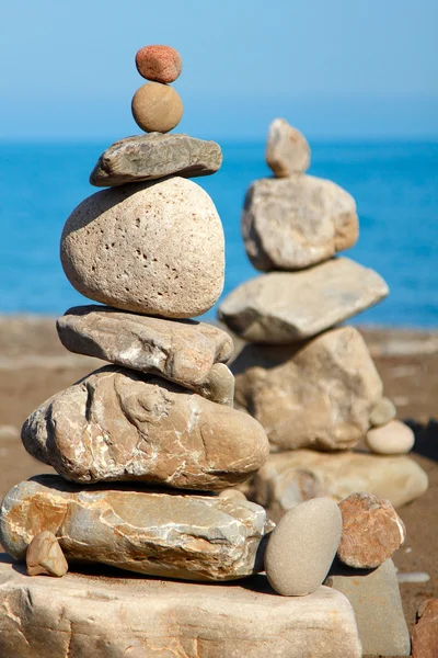 Balanced stones Stock Photos, Royalty Free Balanced stones Images ...