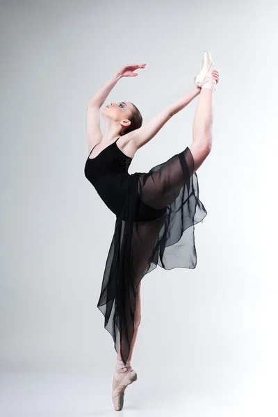 Beautiful female ballet dancer Stock Photo by ©pandorabox 114715402