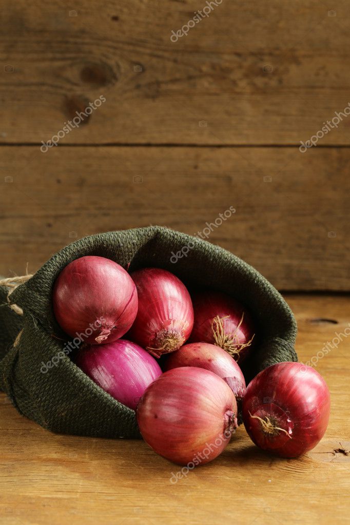 Organic red onion on a wooden table ⬇ Stock Photo, Image by © Dream79 ...
